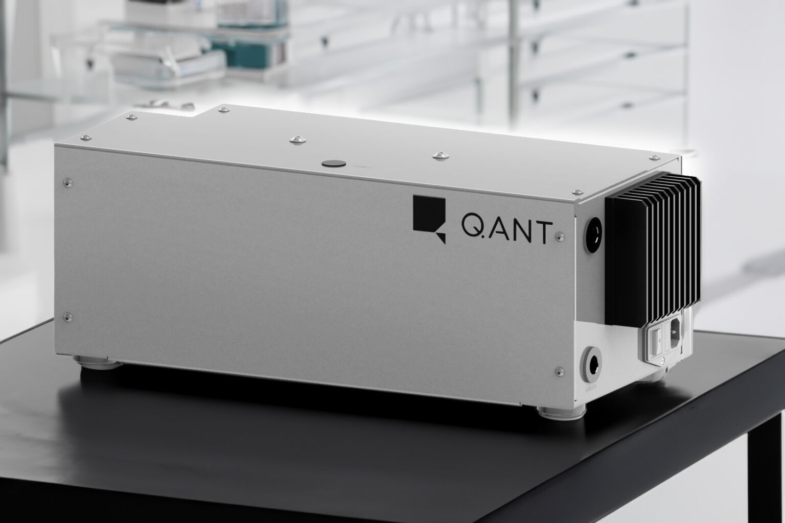 Compact particle sensor for real-time analysis - Q.ANT